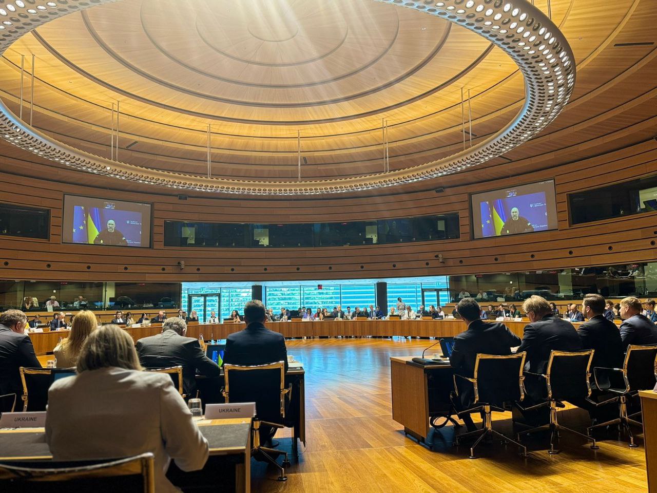 Україна та ЄС офіційно розпочали переговори про вступ | Головне в Україні