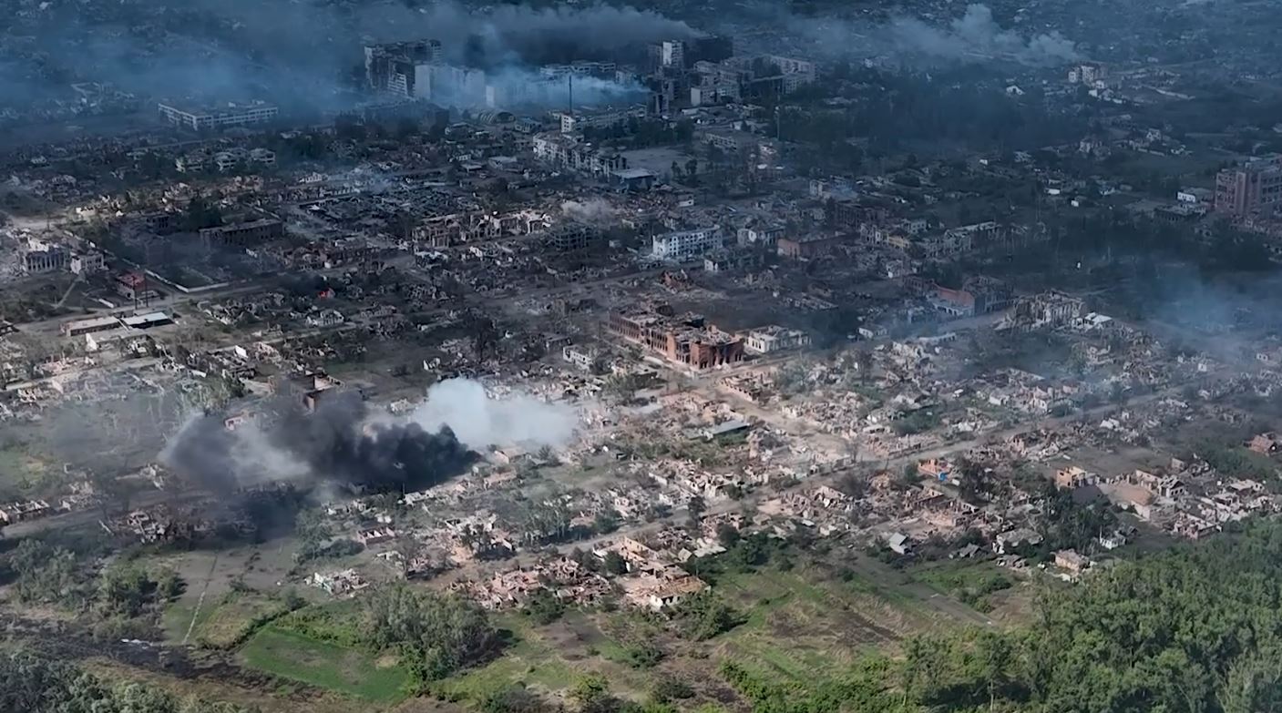 Border guards show how Volchansk destroyed by Russians looks like ...